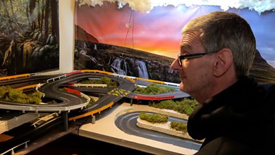 Staffordshire students build car for Silverstone race - BBC News