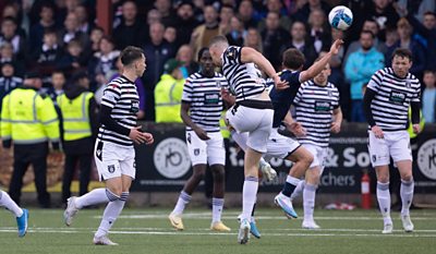 Watch Queen's Park's Fox score incredible leveller against Dundee - BBC ...