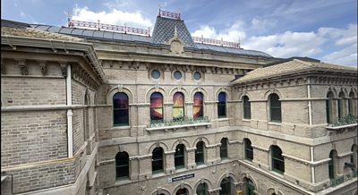 Peckham Rye Station gets back its Victorian splendour - BBC News