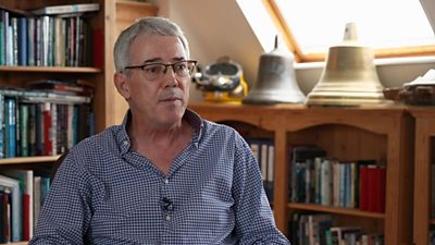 Titan sub: David Mearns speaks of missing friends on board - BBC News