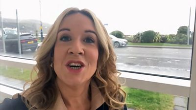 Catrin Heledd ym Mhencampwriaeth Snwcer Agored Cymru - BBC Cymru Fyw