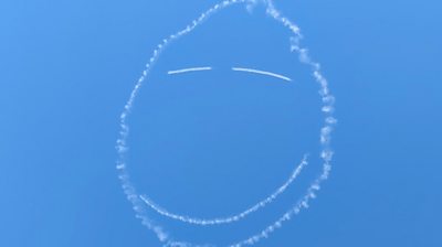 Pilot draws smiley face in sky after England's Euro 2024 win - BBC News