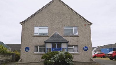 Dragh mu Dachaigh Chùraim Chinn Tìre - Naidheachdan a' BhBC
