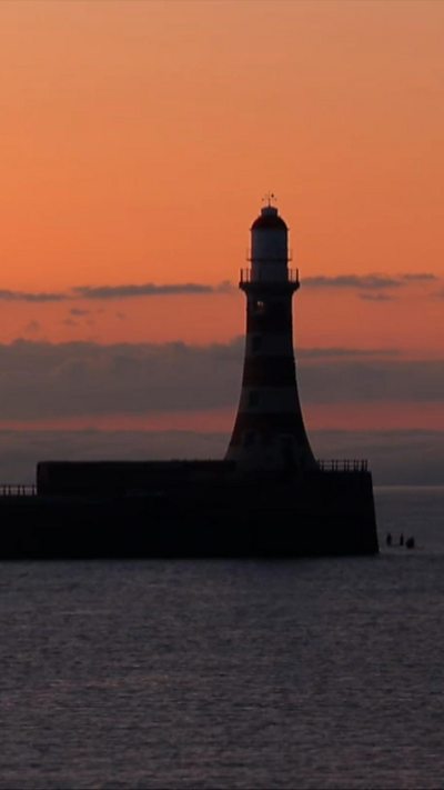 Sun rises on longest day in the UK as solstice is celebrated - BBC News