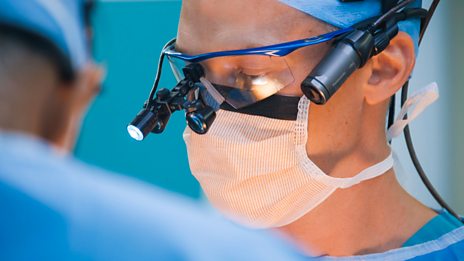 Surgeons: At the Edge of Life - Series 5: 2. Every Moment Counts - BBC ...