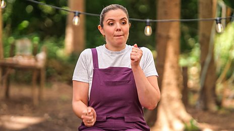 Tiny Tunes - Songs: 16. Here We Go Round the Mulberry Bush - BBC iPlayer
