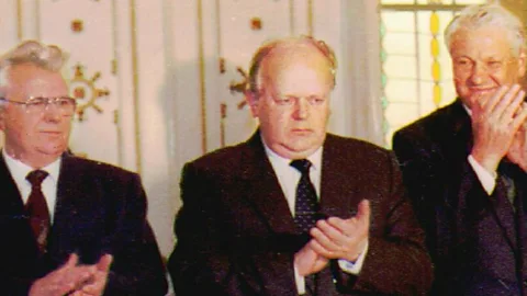 BBC Audio | Witness History | The Break-Up of the Soviet Union