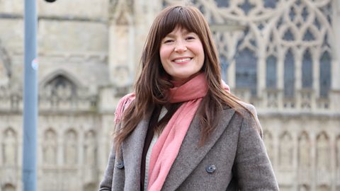 BBC One - Bargain Hunt - Roo Irvine
