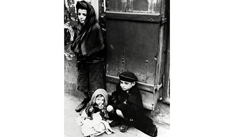 Genocide - The Holocaust - 3rd level History Revision - BBC Bitesize