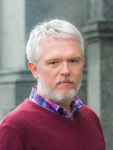 Classify the male actors from long-running Welsh-language soap opera ...