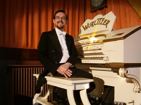 BBC Arts - Get Creative - All rise for the Wurlitzer: The all American ...
