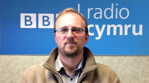 BBC Radio Cymru - Gwybodaeth - Aneirin Karadog - Bardd Hydref 2015