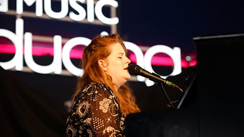 Frances reveals Paul McCartney's songwriting tips - BBC News