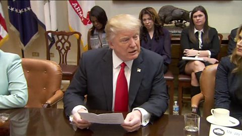 US acting attorney general defies Trump immigrant ban - BBC News