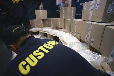 Australia makes 'largest ever' crystal meth seizure - BBC News