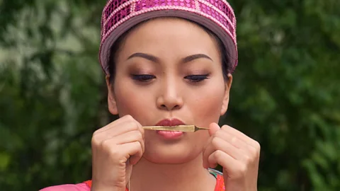 The beautiful languages of the people who talk like birds