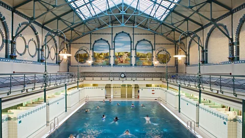 The most beautiful Art Deco swimming pools
