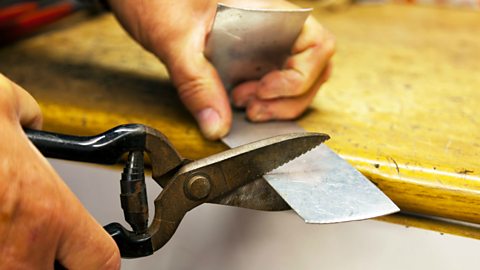 Hand tools: Hammers, fixing and cutting - Practical guide: Using hand ...