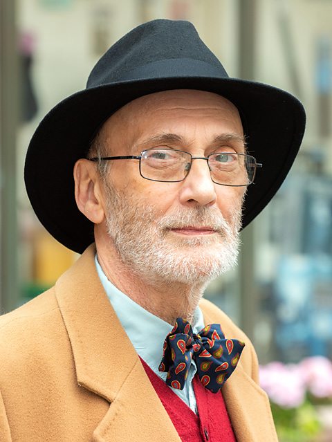 Classify the male actors from long-running Welsh-language soap opera ...