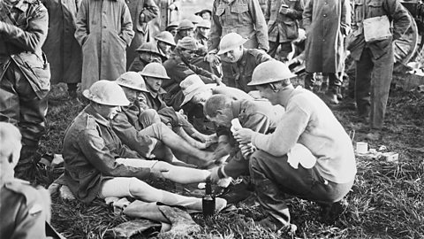 How were injured soldiers treated in World War One? - BBC Bitesize