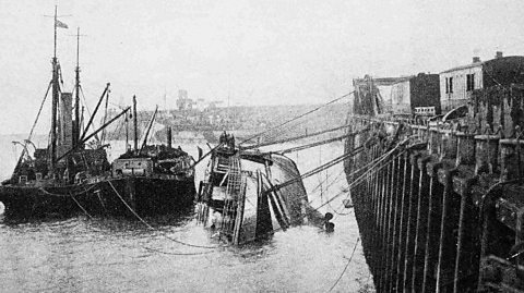 BBC Radio 4 - Home Front - Home Front Features