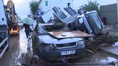 Majorca flash flood kills at least 10 on Spanish island - BBC News