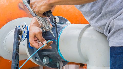 Joining plastics - Plastics - Eduqas - GCSE Design and Technology ...