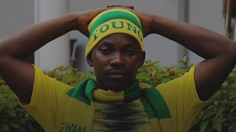 Simba na Yanga: 'Nilizimia baada ya kumuweka mke rehani kwa shabiki wa Simba' - BBC News Swahili