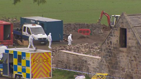 Two men dead on farm near Falkirk after wall collapse - BBC News