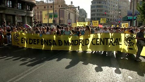 Madrid low emission zone reinstated after protests - BBC News
