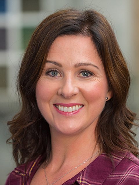 Classify the female actors from long-running Welsh-language soap opera ...