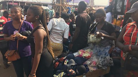 Christmas Day: Kedụ ka ahịa Ekeresimesi si ada n'ogbe gị? - BBC News Ìgbò