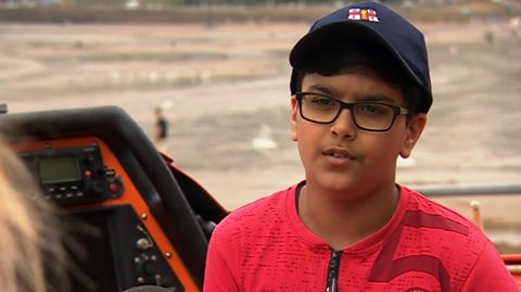 Float to Live: Top tips for staying safe in the water - CBBC Newsround