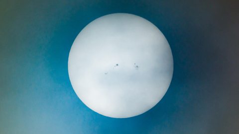 What is sunshine and how do we measure it? - BBC Bitesize