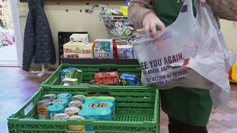 Food banks: Two thousand food parcels handed to children every day ...