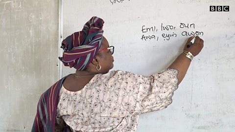 Akomolede Yoruba: Arọ́pò orúkọ Relative Pronoun àti àmúlò rẹ̀ nínú ...