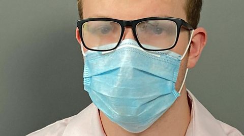 How this clip restored one man's dream of being a pilot - BBC News