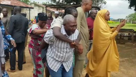 Michael Salako and bike man death: Àwọn ọ̀tẹlẹ̀múyẹ́ mú arákùnrin ẹní ...