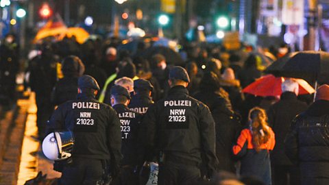 Anti-vaccination movement - BBC News