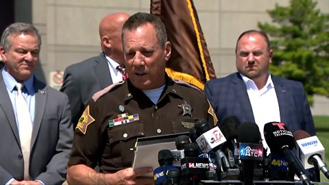 Ex-prison guard Vicky White and inmate Casey White 'planned shootout ...