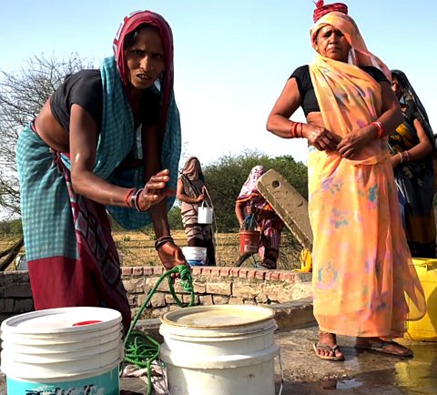Indija i voda: Žene odbijaju da se udaju u selima u kojima nema pijaće ...