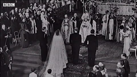 Malkia Elizabeth II: Harusi yake ya kifahari Uingereza 1947 - BBC News Swahili