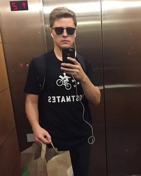 The workers who went viral applying for jobs