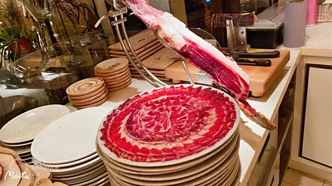 The women ham carvers of Spain