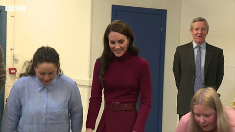 Kate hugs former teacher during Cornwall museum visit - BBC News