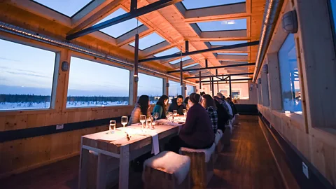 Dan's Diner: A wild dinner in a roving Tundra Buggy