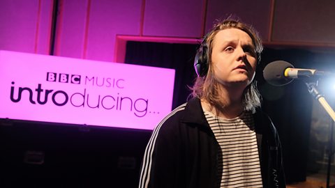 BBC Radio 1 - BBC Radio 1's Big Weekend - Lewis Capaldi's journey to ...