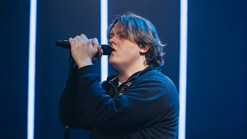 BBC Radio 1 - BBC Radio 1's Big Weekend - Lewis Capaldi's journey to ...