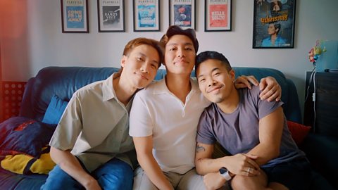 ‘Furaha yetu imeongezeka mara tatu’ - Kutana na wanaume wa Thailand ...