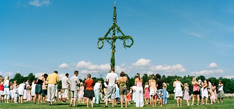 Summer solstice myths and the truth behind them - BBC Bitesize